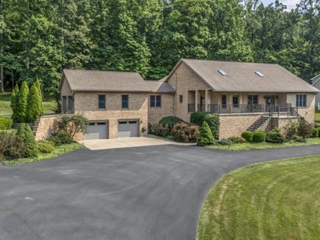 31 Jo Glen Dr, Morgantown, WV 26508