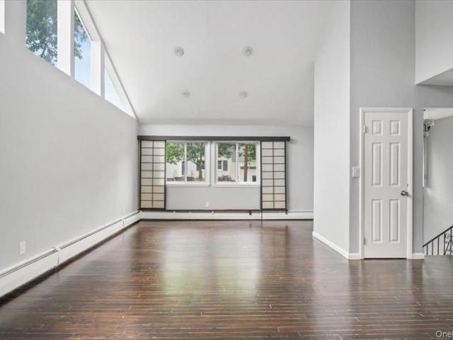 31 Kipling St, Hartsdale, NY 10530 | MLS #975998