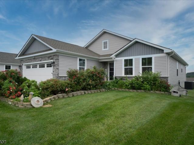 31 Lam Dr