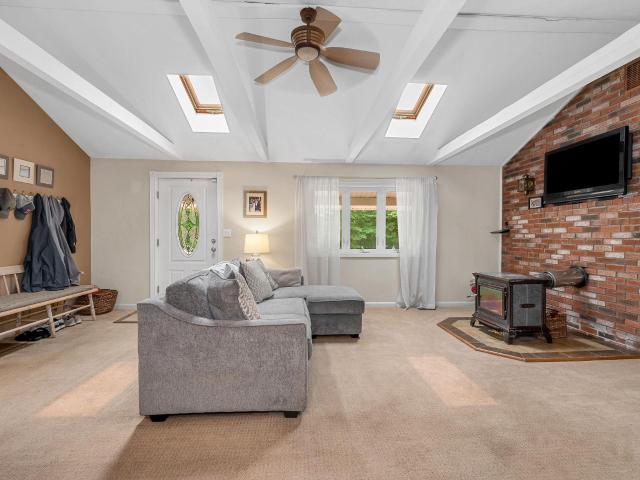 31 Leonard Drive