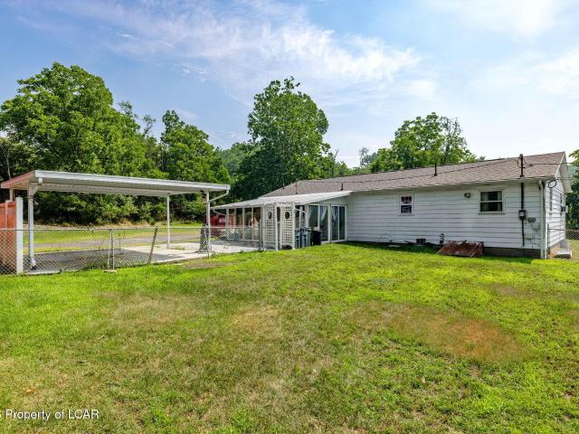 31 Lower Hilltop Road