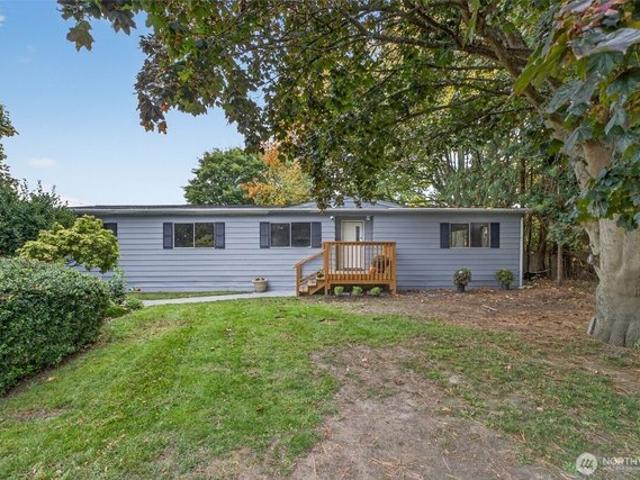 31 Meadow Dr, Sequim, WA 98382