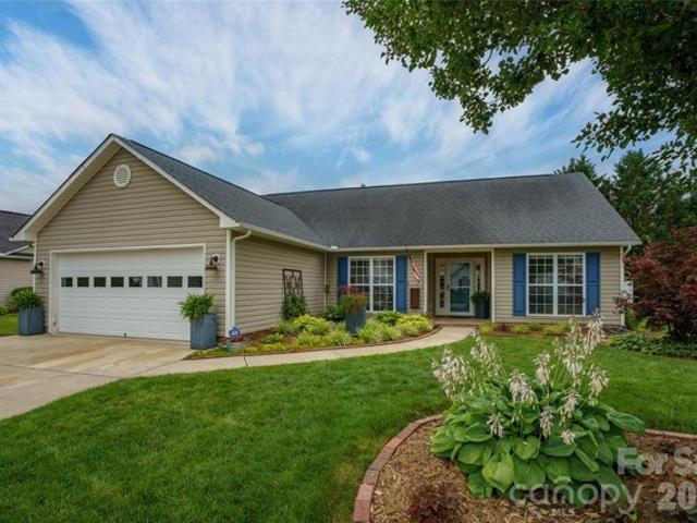 31 Misty Valley Rd, Fletcher, NC 28732