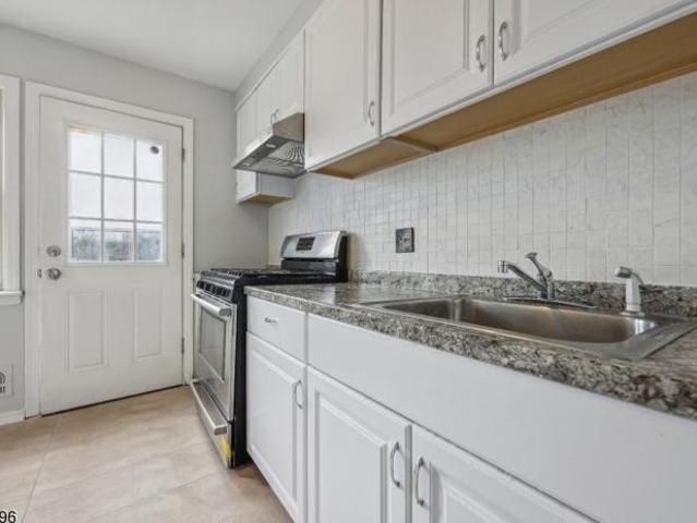 31 Morgan Ln Unit #4B, Bridgewater, NJ 08807