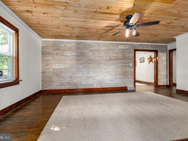 31 Mountain Road