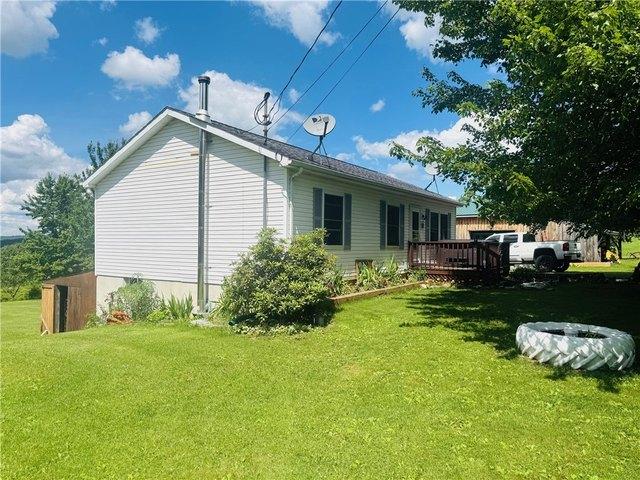 31 Myslivecek Rd, Baldwin, NY 14861