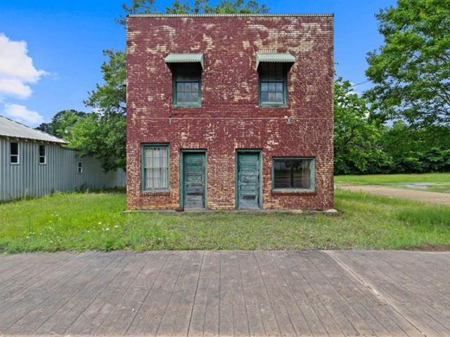 31 N Main St, Avinger, TX 75630