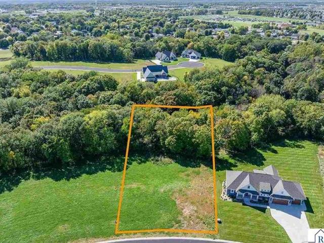 31 N Pointe Ct, North Mankato, MN 56003