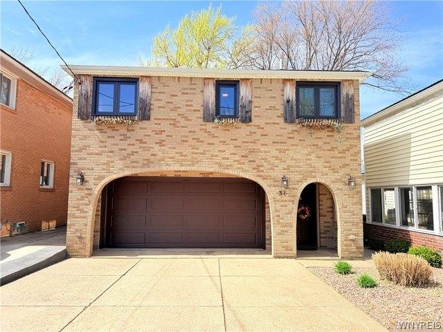 31 N Shore Dr, Buffalo, NY 14219