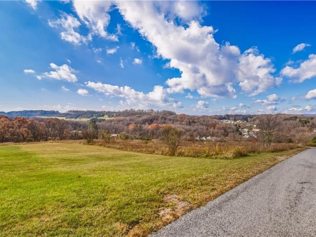 31 Oak Crest Dr, Stoystown, PA 15563 | MLS #1735 | Compass