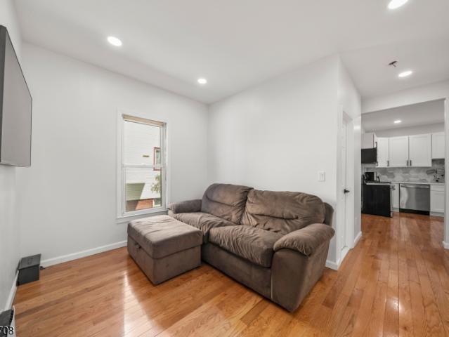 31 Park Ave, Dumont, NJ 07628 | MLS #4012