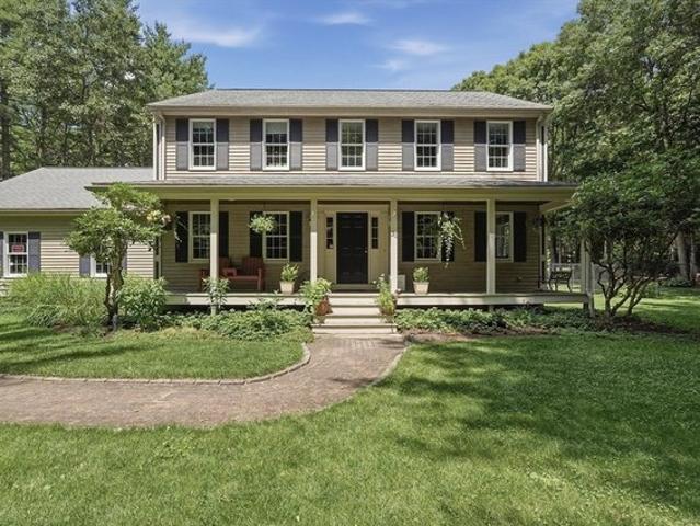 31 Pine St, Middleboro, MA 02346