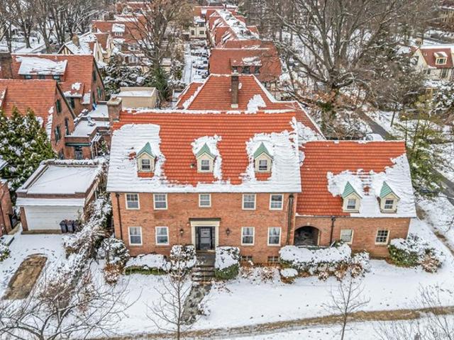 31 Puritan Ave, Forest Hills, NY 11375