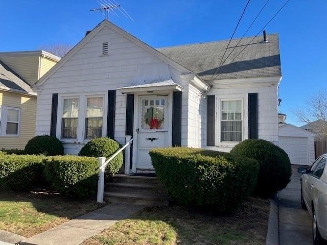 31 Rowan St, Providence, RI 02908