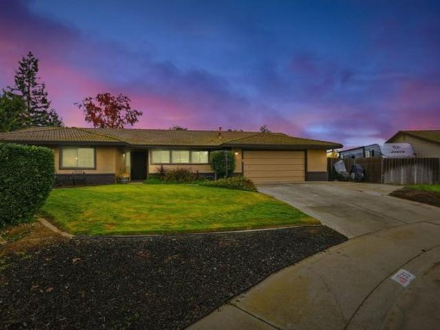 31 Royal Ct, Galt, CA 95632