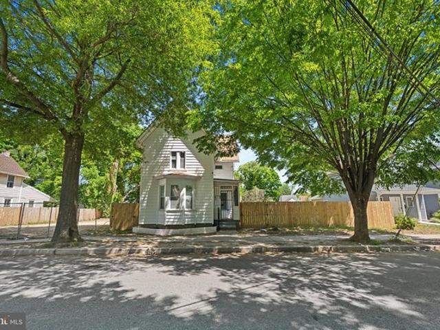 31 S New St, Dover, DE 19904