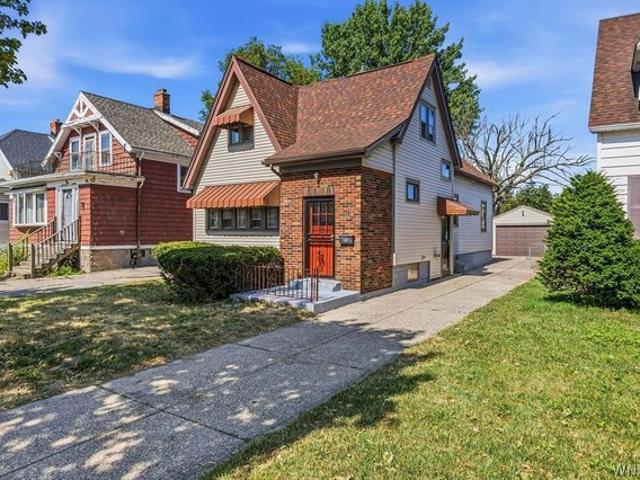 31 Saint James Rd, Buffalo, NY 14225