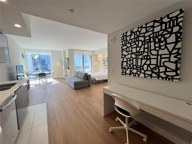 31 SE 6th St # 703, Miami FL 33131 #703 Miami