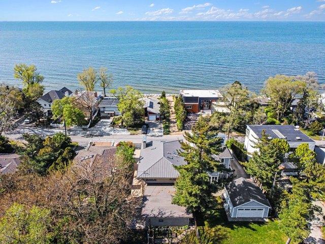 31 Shore Dr, Ogden Dunes, IN 46368