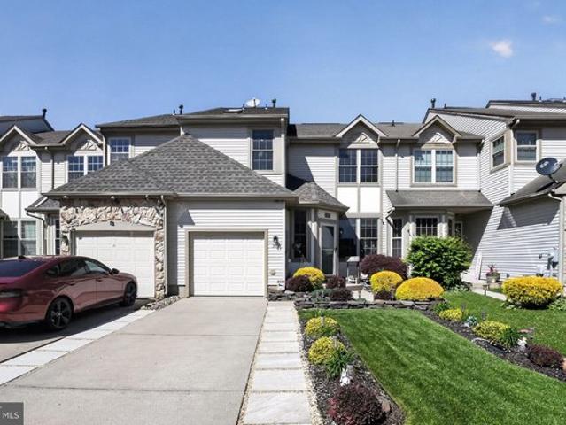 31 Shelburne St, Burlington, NJ 08016