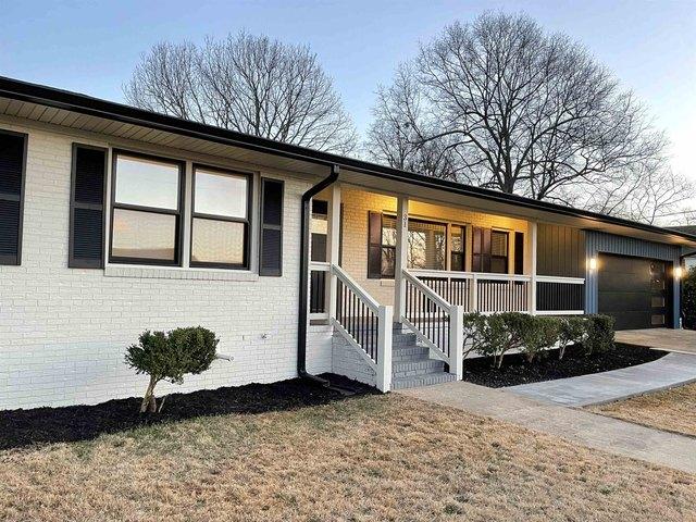 31 Sherman Ln, Greenville, SC 29605