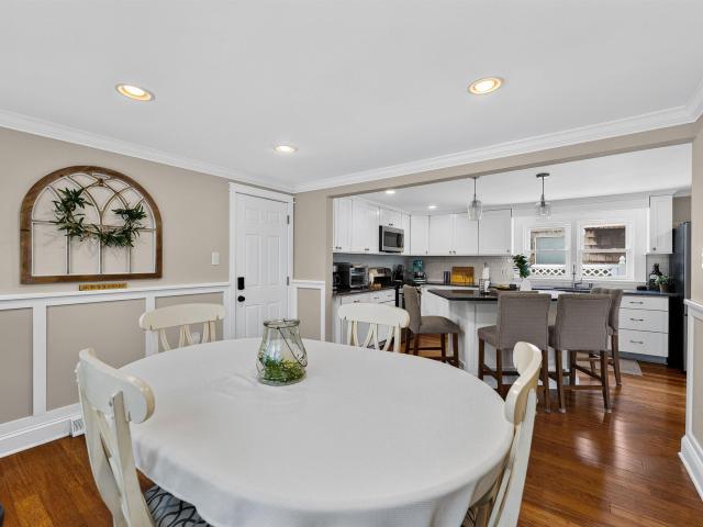 31 Simpson Ave