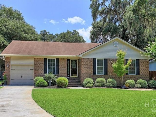 31 South Lake Dr, Savannah, GA 31410
