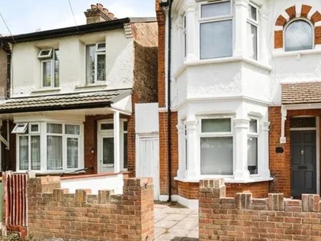 31 St Winefride's Avenue, London, E12 6HQ, United Kingdom | 3 bed townhouse for rent #167549875 | Rentberry