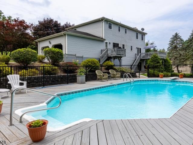 31 Stratfordshire Dr