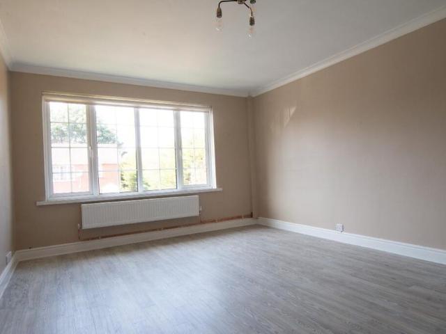 31B Dundonald Heights, Belfast, BT16 1XL