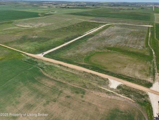 31X St SW, Dickinson, ND 58601