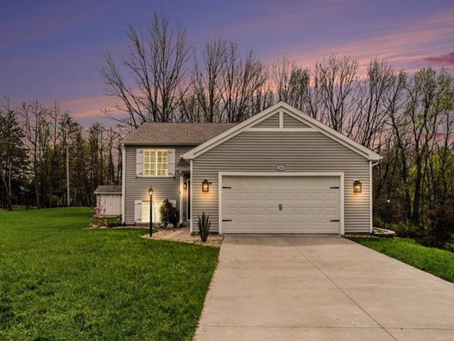 32047 Valewood Ln, Gobles, MI 49055