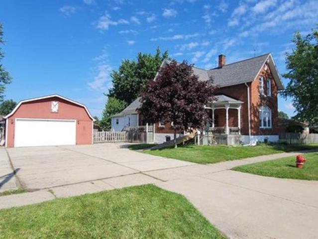 32045 Schoenherr Rd, Warren, MI 48088