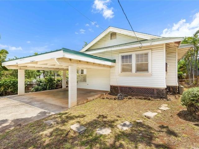 3204 Mooheau Ave, Honolulu, HI 96816