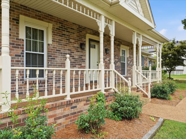 3204 Brookmont Cir