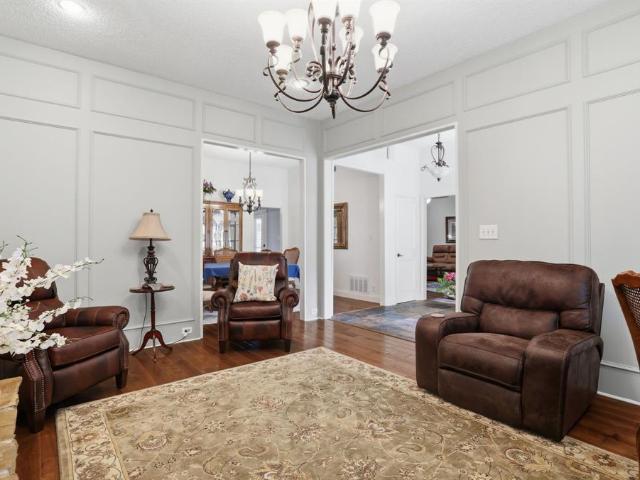 3204 Redbud Trail