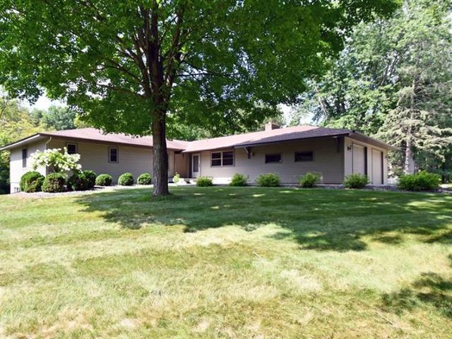 32050 Park Trl, Center City, MN 55012