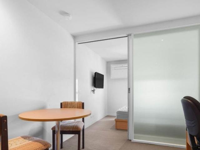 320/55 Villiers Street