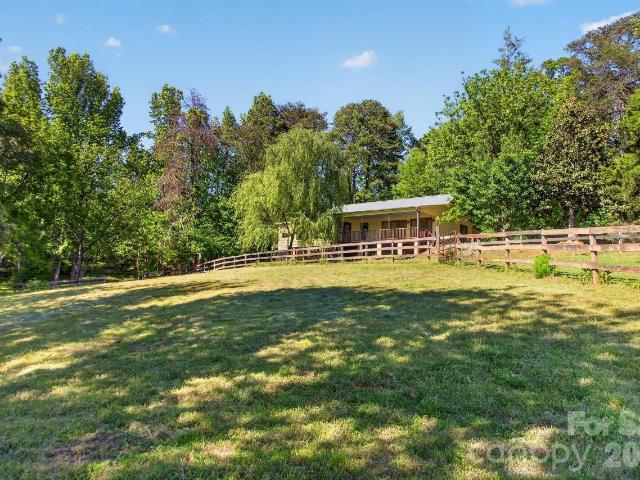 3205 Collinsville Road