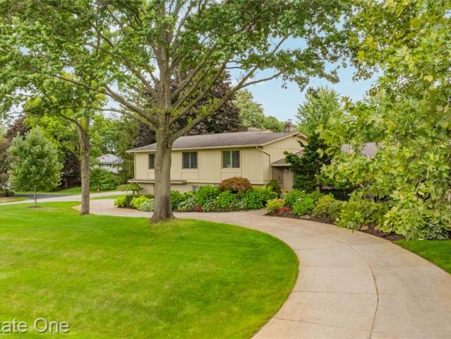 3205 Parkland Drive