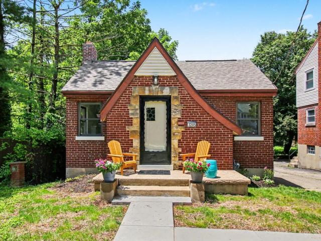 3205 Stanhope