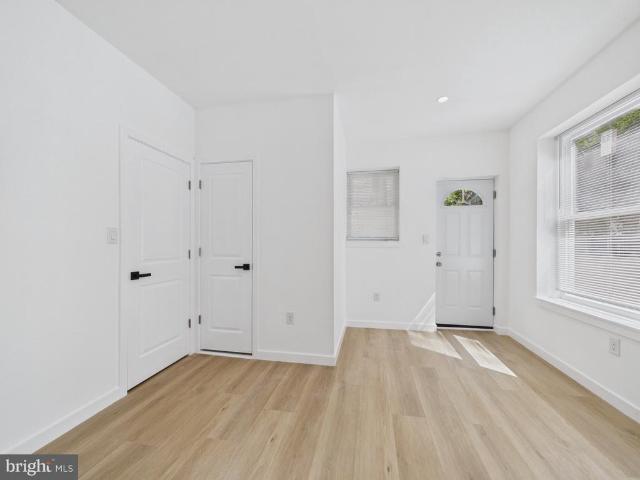 3205 Summer Street