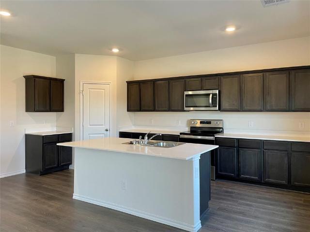 3205 Sweetwater Way