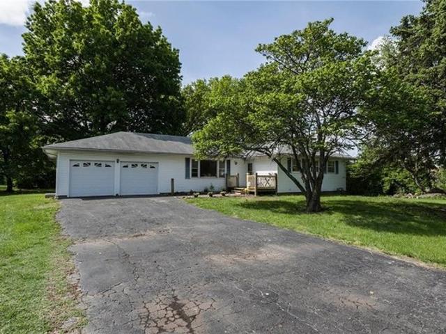 3205 Shawnee Dr, Kansas City, KS 66106