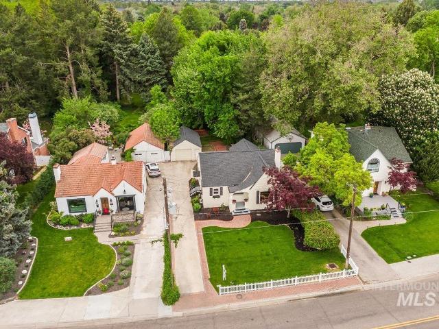 3205 W Crescent Rim Drive