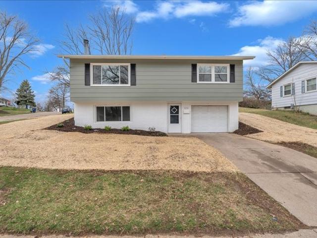 3206 Magnolia Ct, Bettendorf, IA 52722