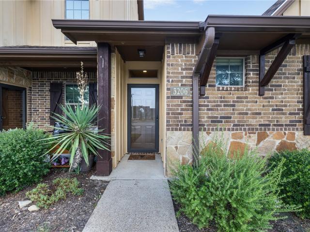 3206 Airborne Avenue