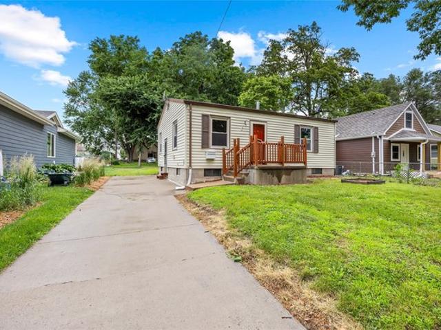 3206 Bowdoin St, Des Moines, IA 50313