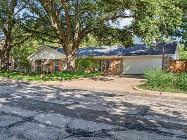 3206 Village Park Drive