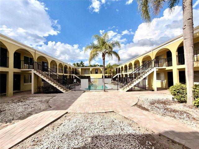 3206 W Azeele St Apt 100, Tampa, FL 33609